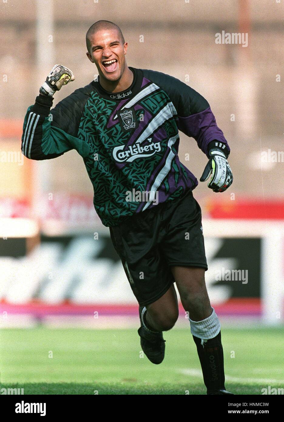 DAVID JAMES LIVERPOOL FC 09 August 1995 Stock Photo - Alamy