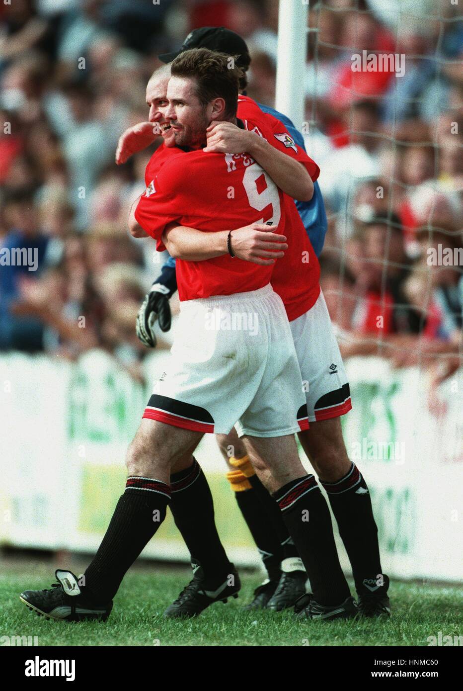 LEE SHARPE & BRIAN MCCLAIR MANCHESTER UNITED FC 15 August 1995 Stock Photo - Alamy