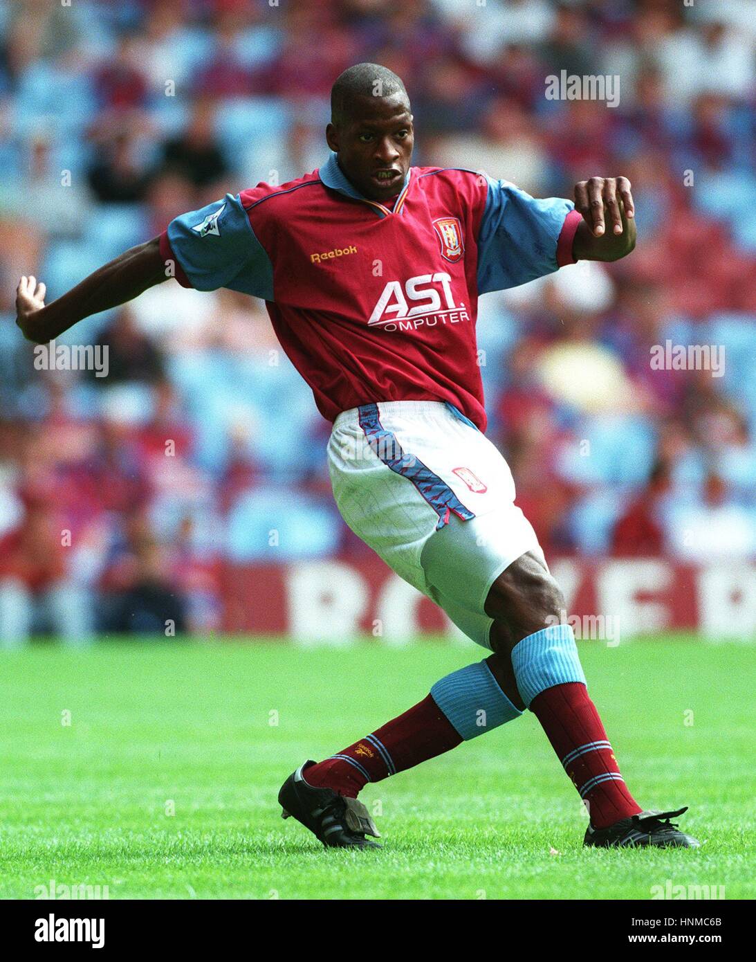 UGO EHIOGU ASTON VILLA FC 15 August 1995 Stock Photo - Alamy
