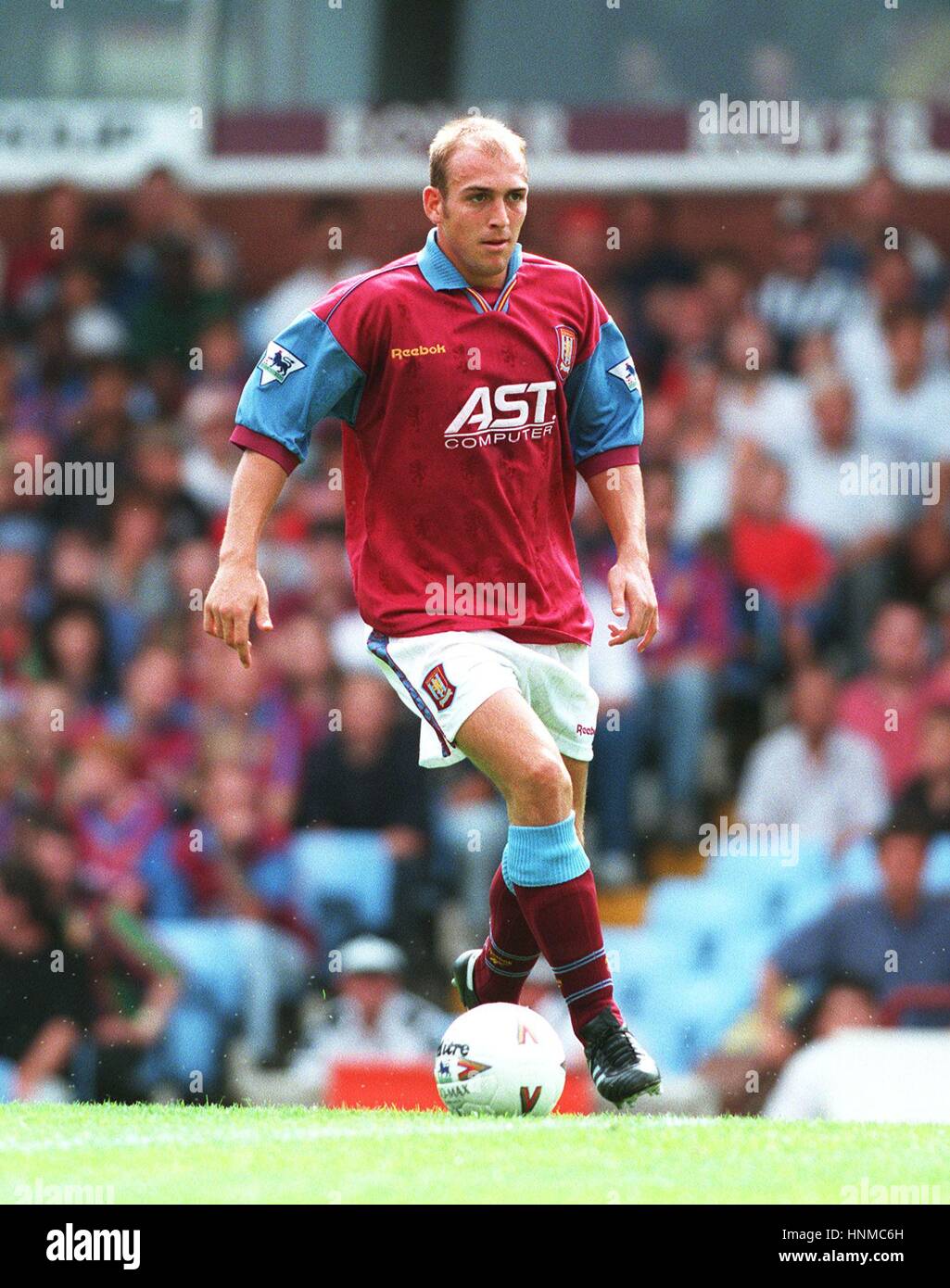 MARK DRAPER LEICESTER CITY FC 15 August 1995 Stock Photo - Alamy
