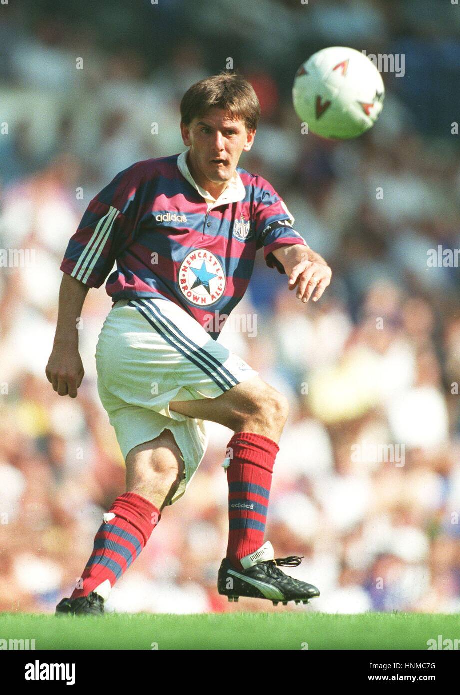 PETER BEARDSLEY NEWCASTLE UNITED FC 24 August 1995 Stock Photo - Alamy