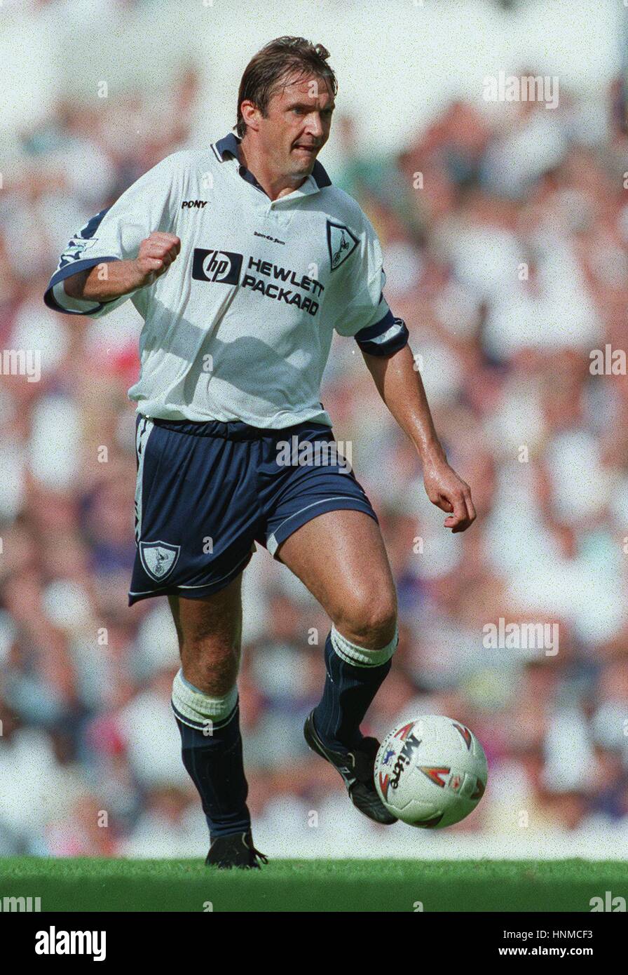 GARY MABBUTT TOTTENHAM HOTSPUR FC 29 August 1995 Stock Photo - Alamy