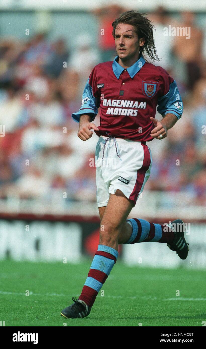 IAN BISHOP WEST HAM UNITED FC 31 August 1995 Stock Photo - Alamy