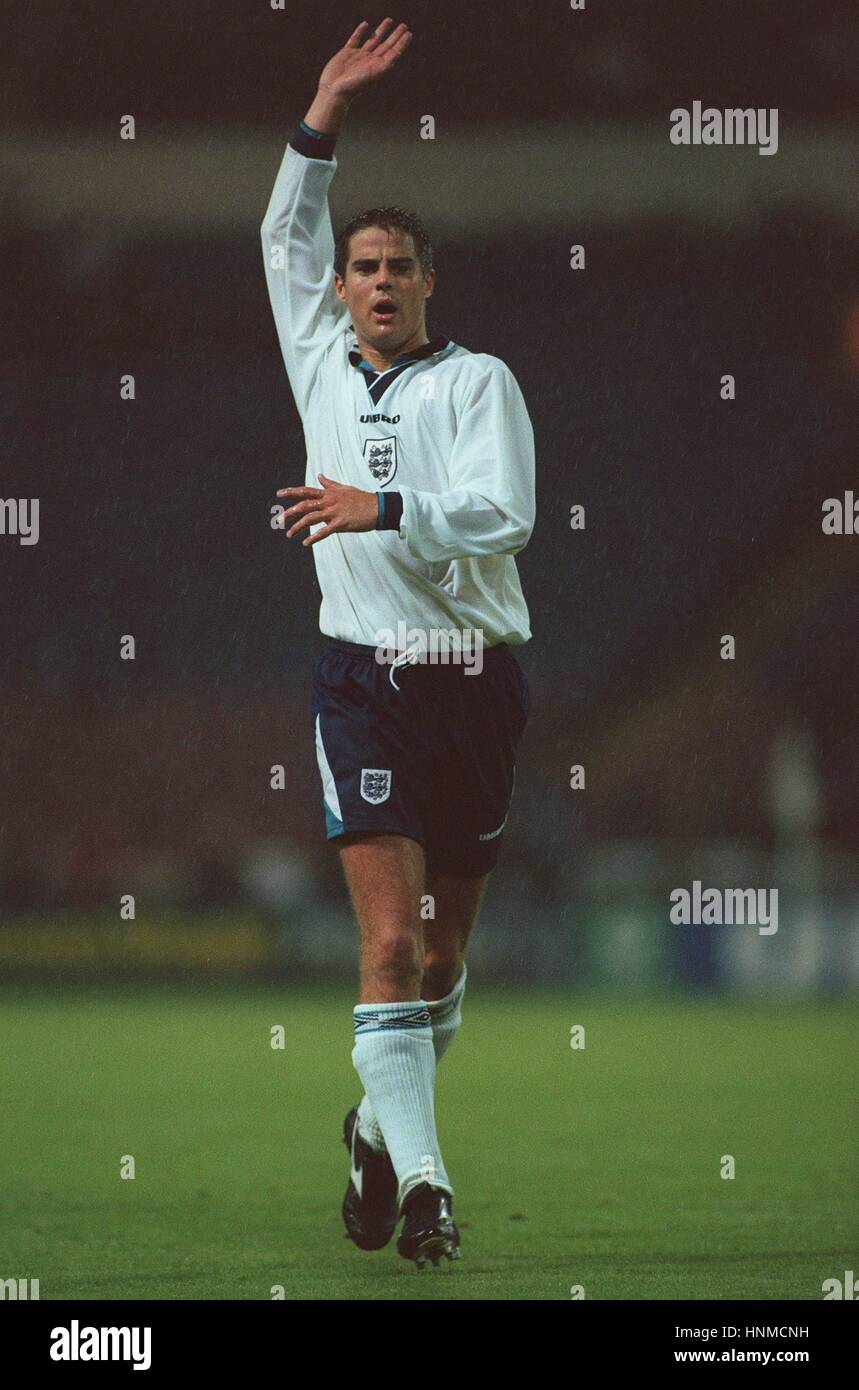 JAMIE REDKNAPP ENGLAND & LIVERPOOL FC 07 September 1995 Stock Photo - Alamy