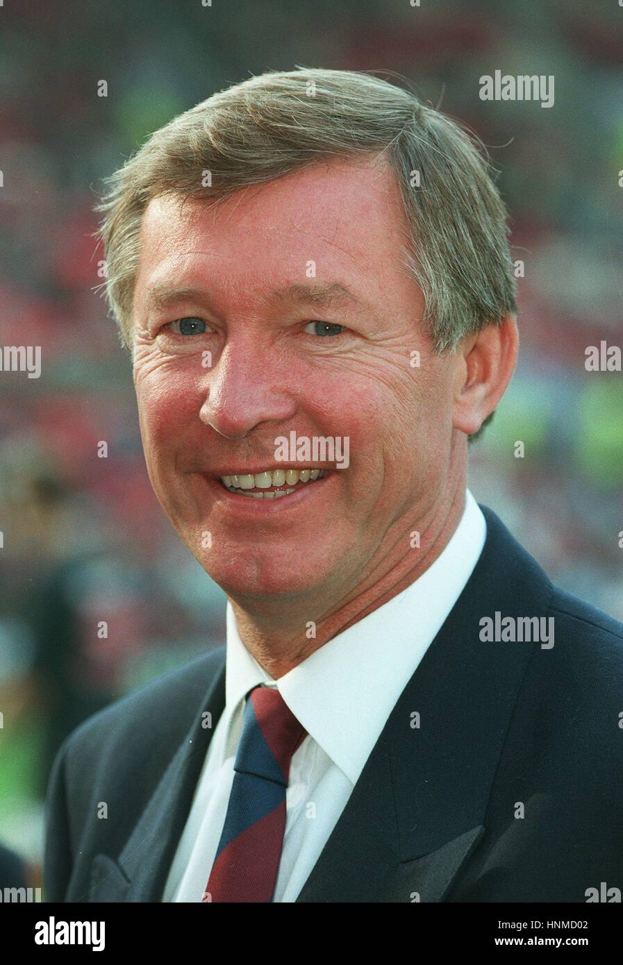 ALEX FERGUSON MANCHESTER UNITED FC MANAGER 26 October 1995 Stock Photo ...