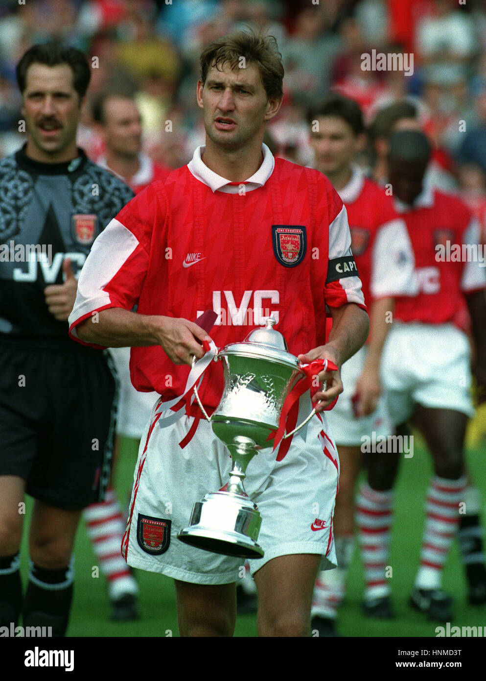 TONY ADAMS ARSENAL FC 08 February 1995 Stock Photo - Alamy