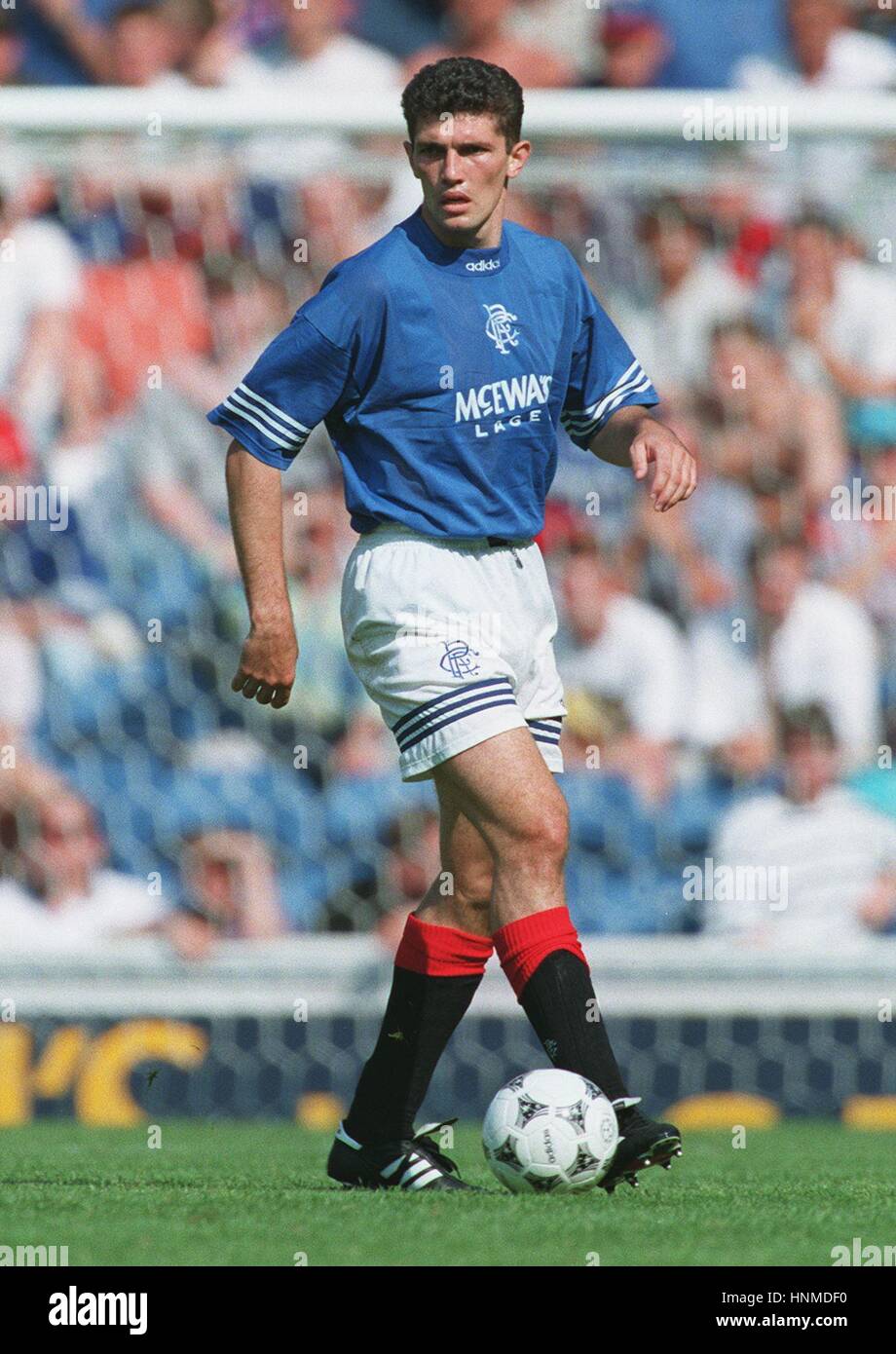 GORDAN PETRIC GLASGOW RANGERS FC 20 October 1995 Stock Photo - Alamy