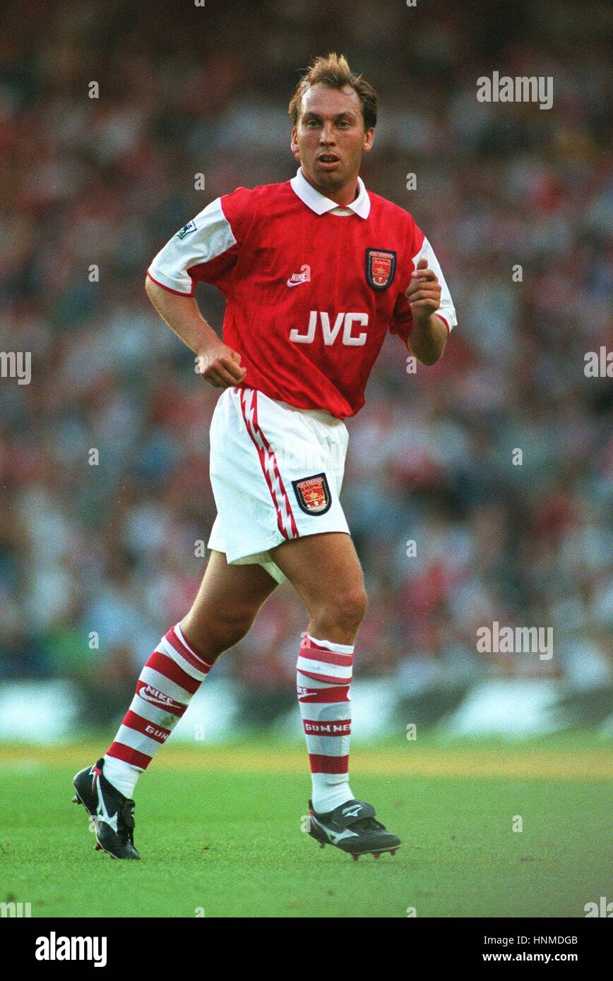 DAVID PLATT ARSENAL FC 11 August 1995 Stock Photo - Alamy