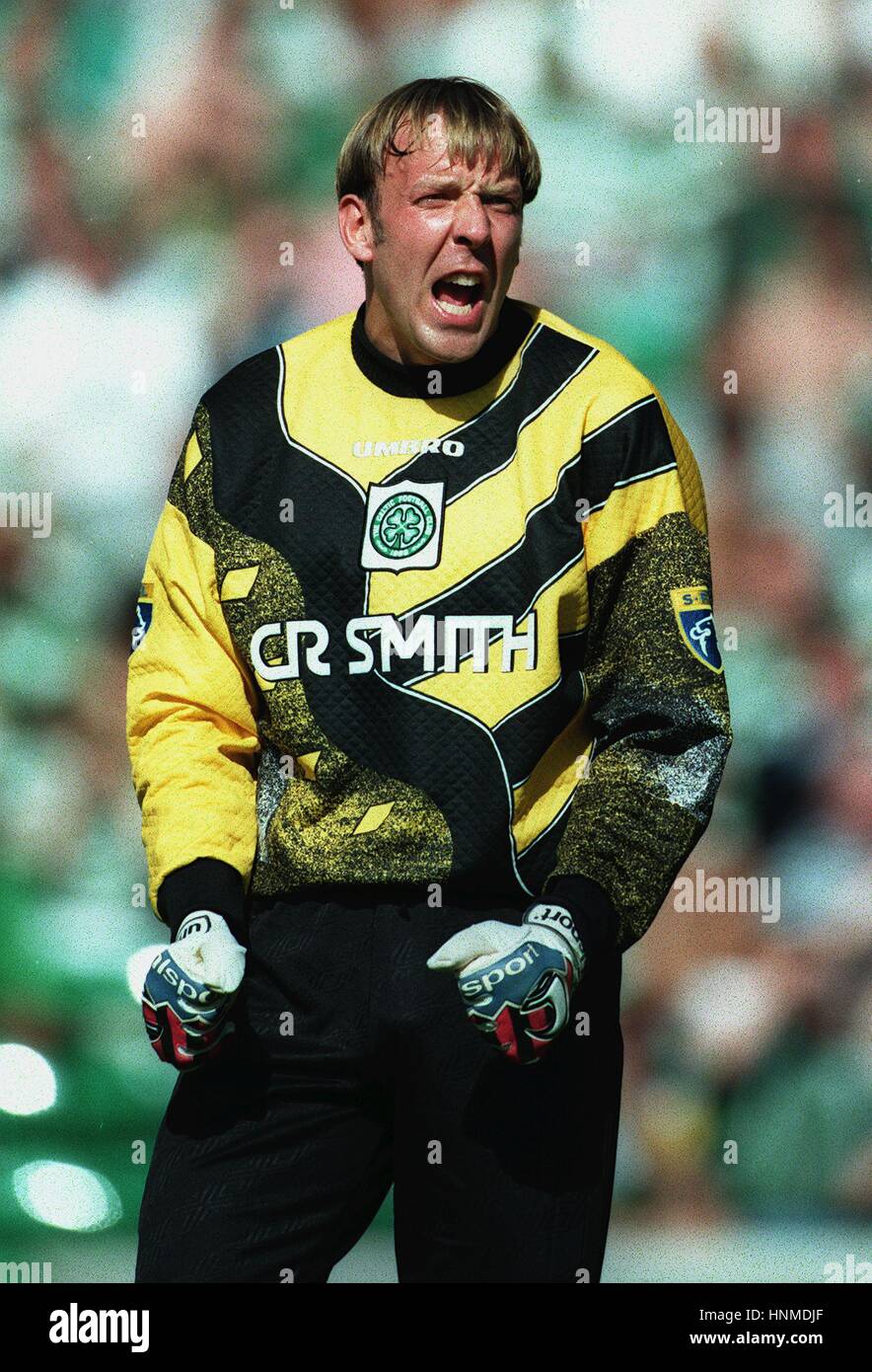 GORDON MARSHALL GLASGOW CELTIC FC 21 August 1995 Stock Photo - Alamy