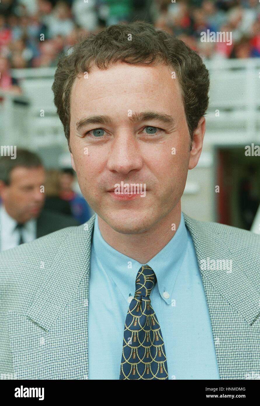STEVE GIBSON DIRECTOR MIDDLESBROUGH FC 29 August 1995 Stock Photo - Alamy