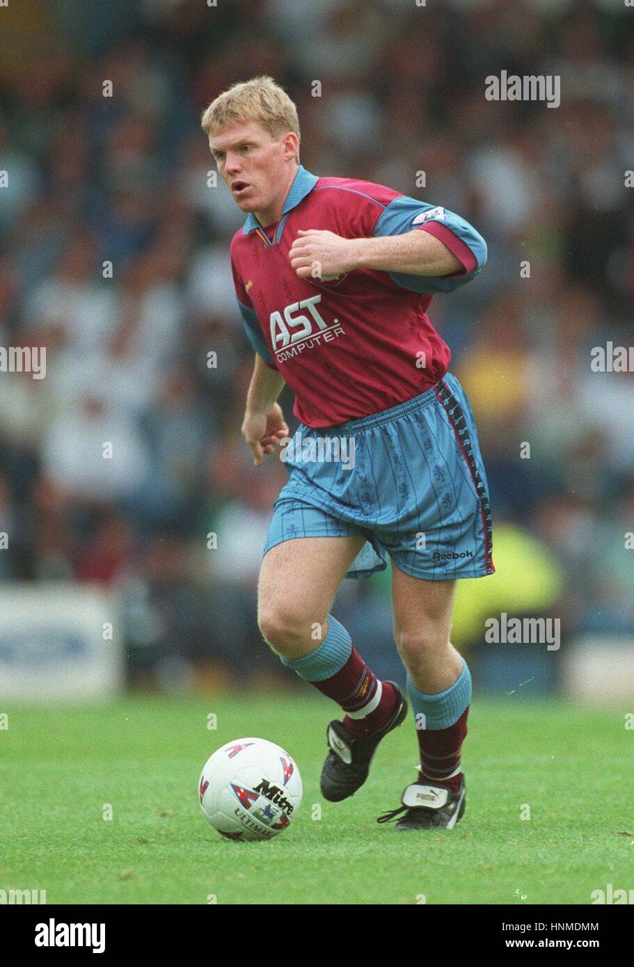 GRAHAM FENTON ASTON VILLA FC 29 August 1995 Stock Photo - Alamy
