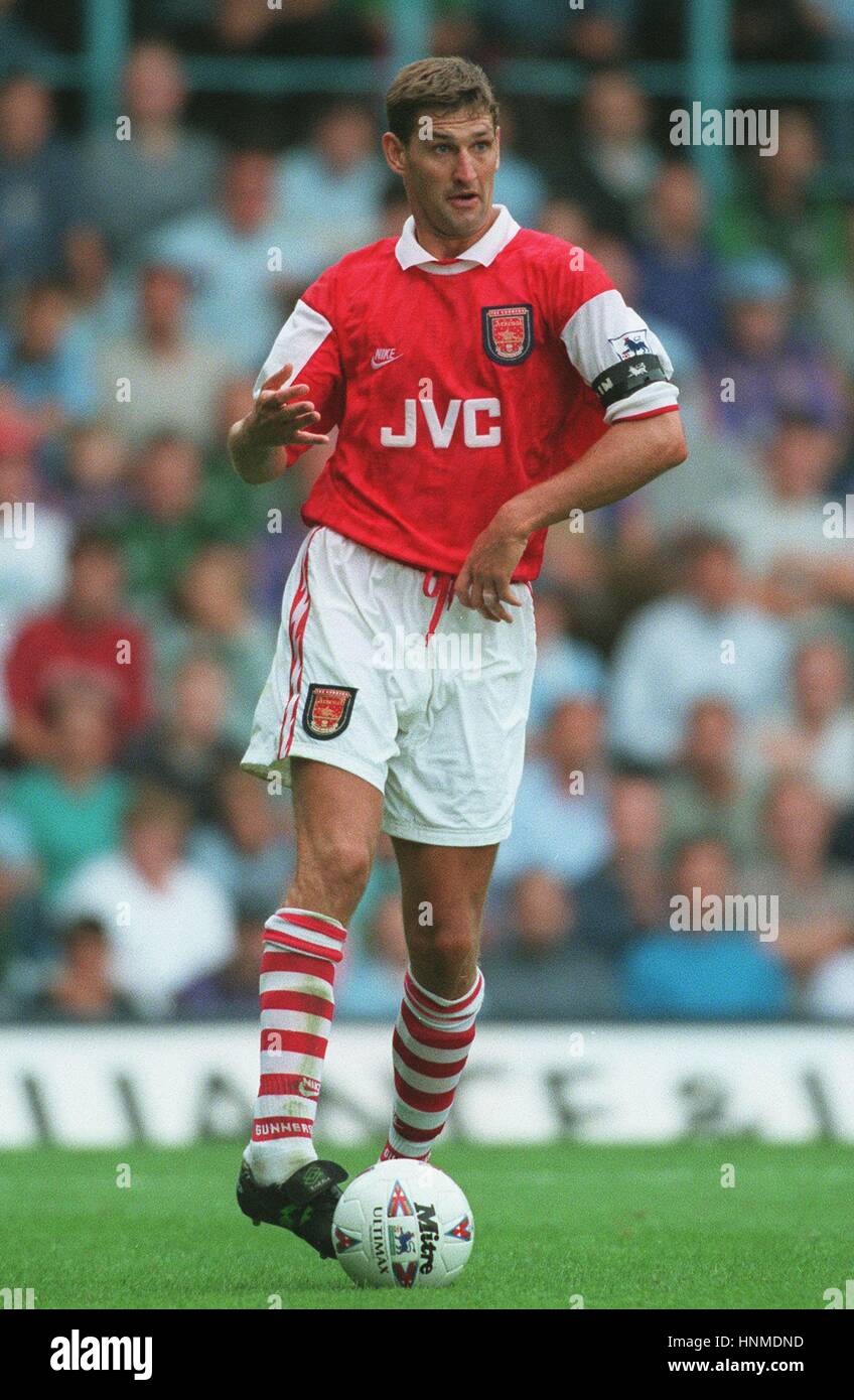 Tony adams arsenal hi-res stock photography and images - Alamy