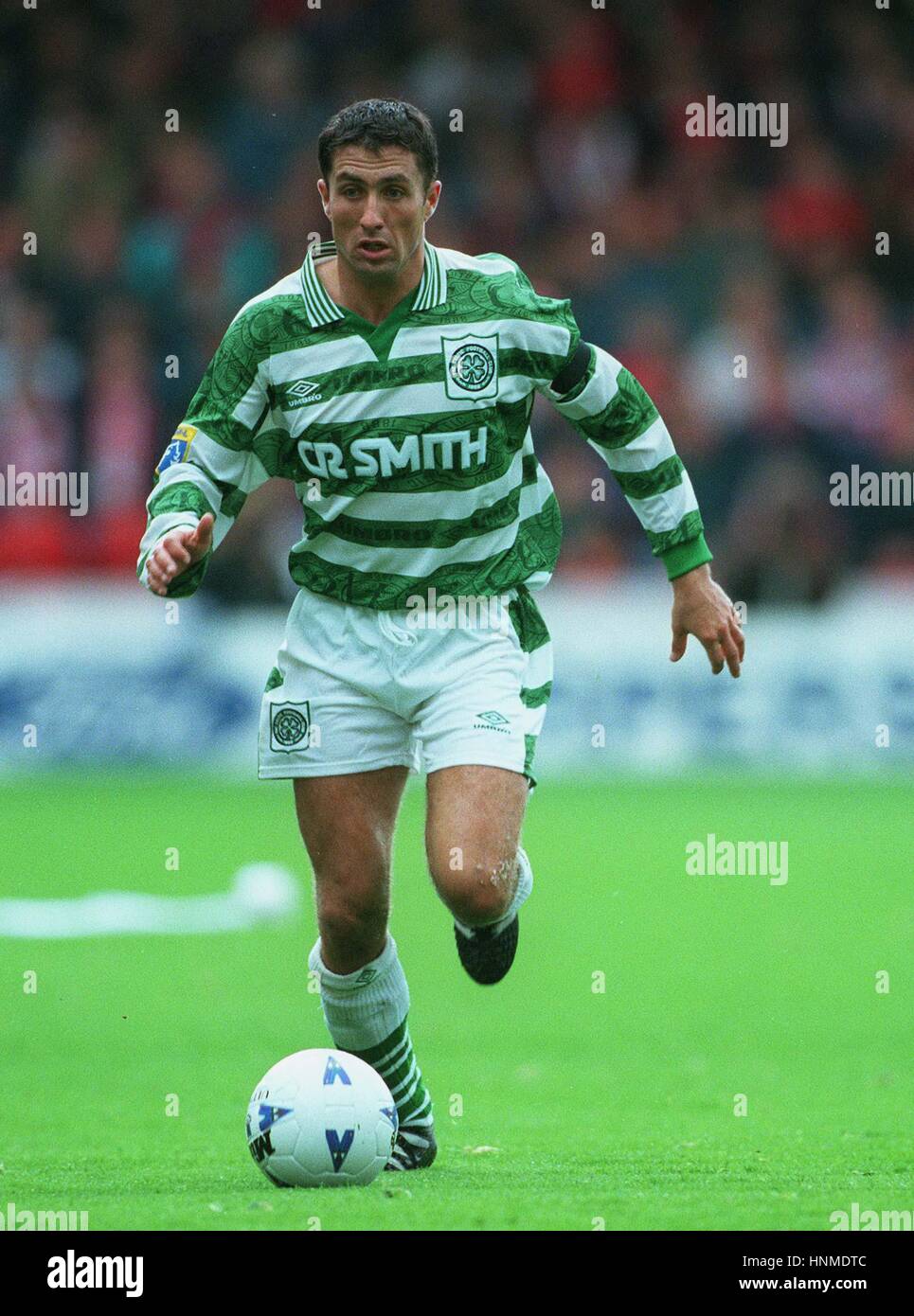 JOHN COLLINS GLASGOW CELTIC FC 11 September 1995 Stock Photo - Alamy