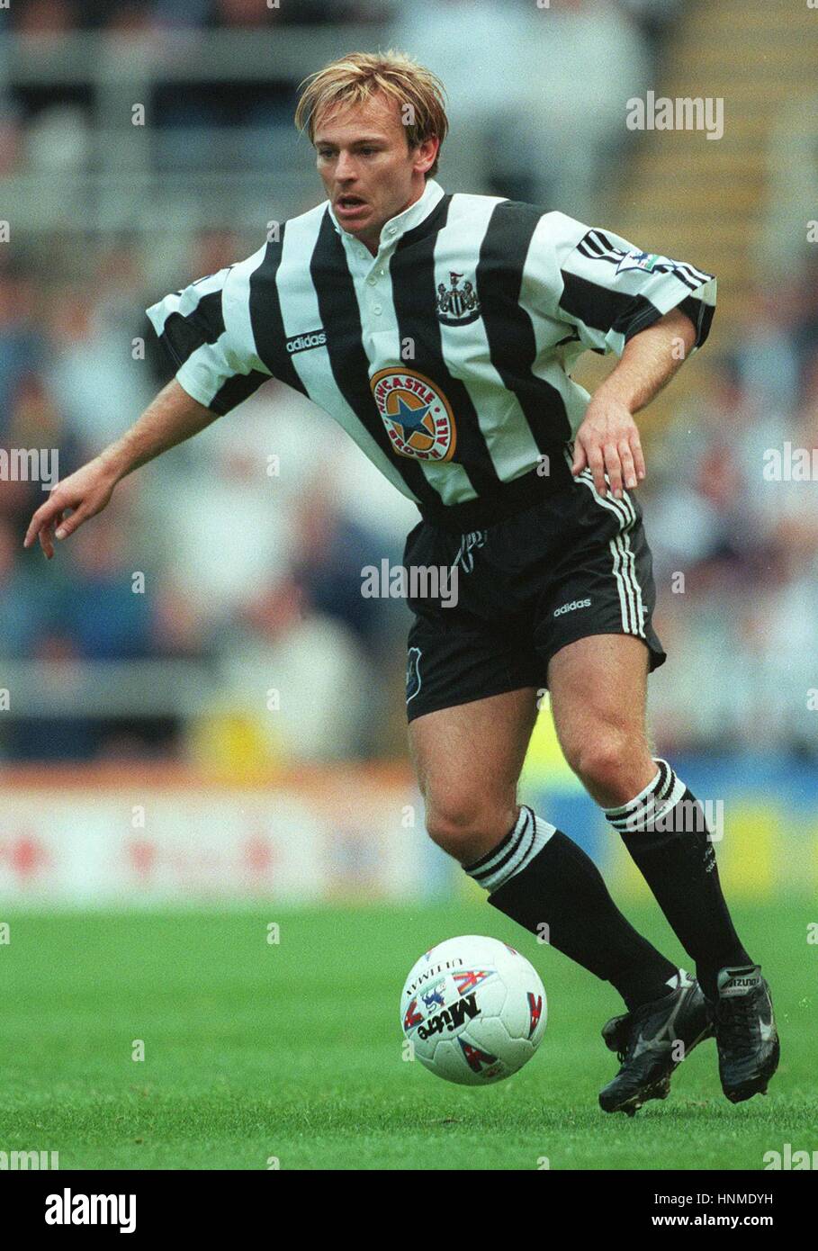JOHN BERESFORD NEWCASTLE UNITED FC 25 September 1995 Stock Photo - Alamy
