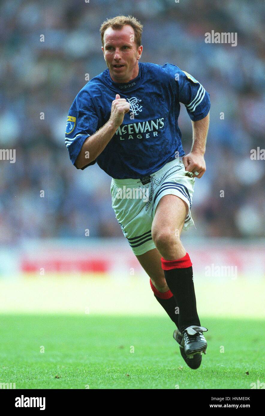 TREVOR STEVEN GLASGOW RANGERS FC 06 October 1995 Stock Photo - Alamy