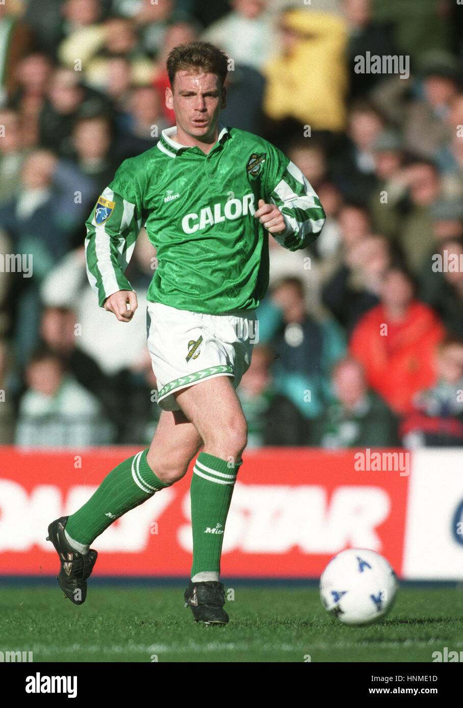 GORDON HUNTER HIBERNIAN FC 10 October 1995 Stock Photo - Alamy