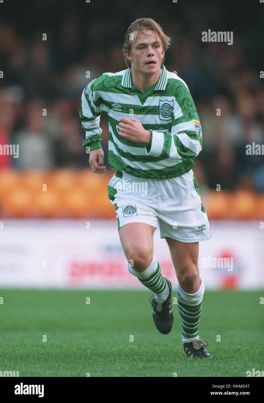 SIMON DONNELLY GLASGOW CELTIC FC 29 November 1995 Stock Photo - Alamy