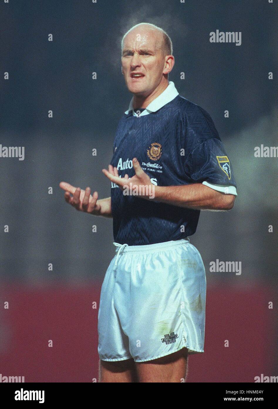 JIM DUFFY DUNDEE FC PLAYER-MANAGER 29 November 1995 Stock Photo - Alamy