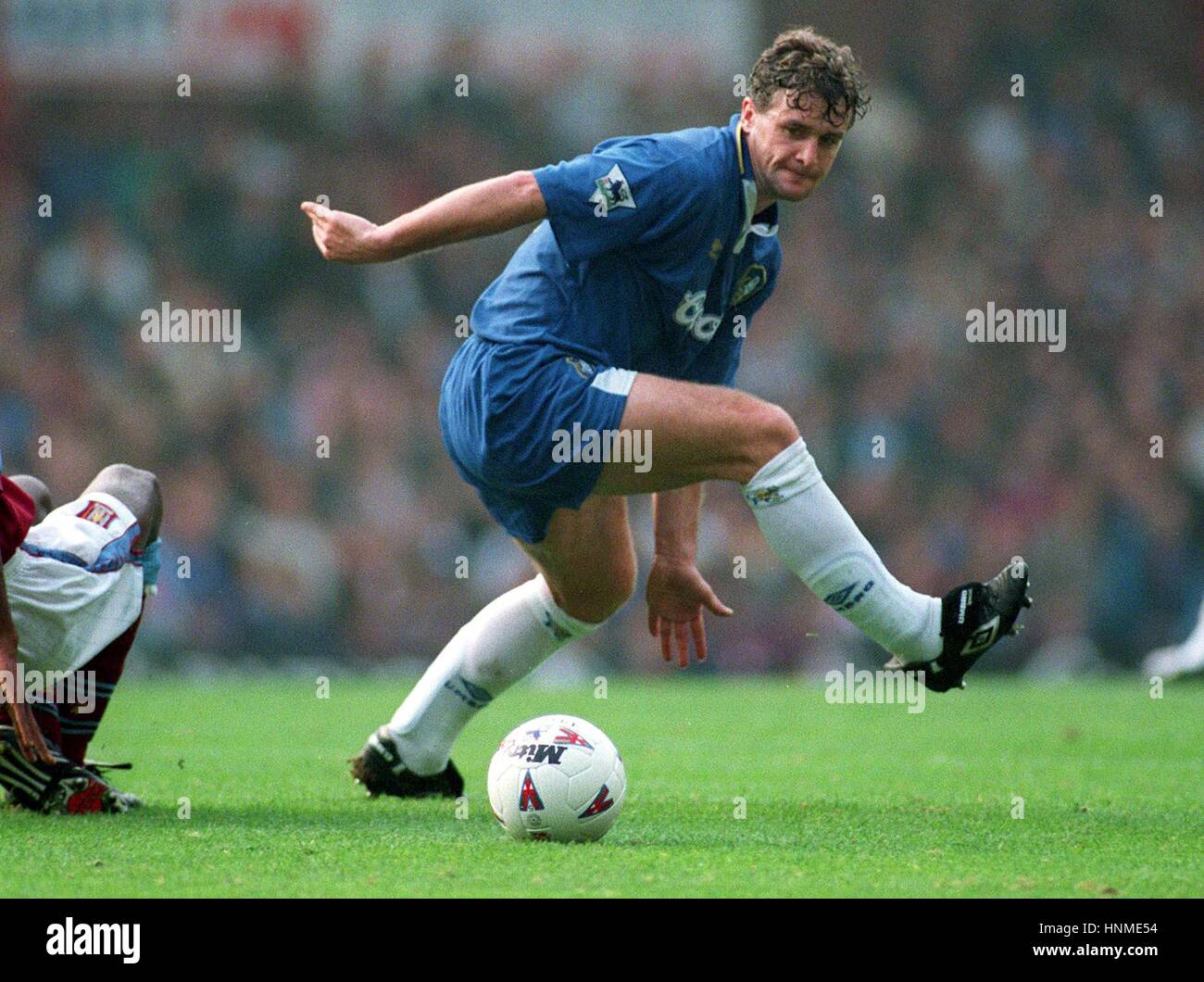 MARK HUGHES CHELSEA FC 29 November 1995 Stock Photo - Alamy