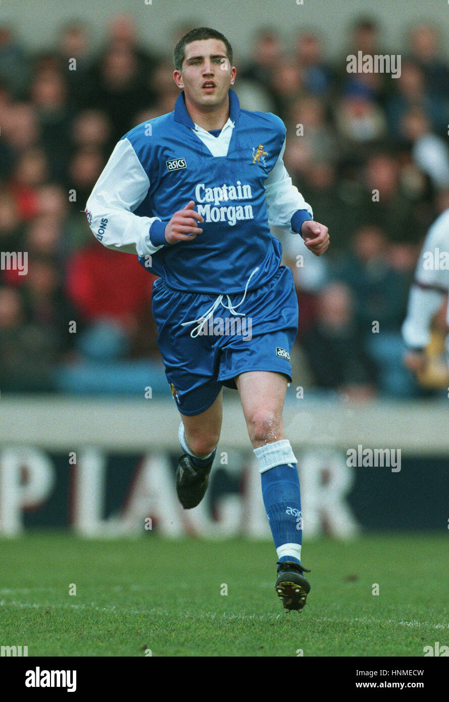 ANDY ROBERTS MILLWALL FC 20 March 1995 Stock Photo - Alamy