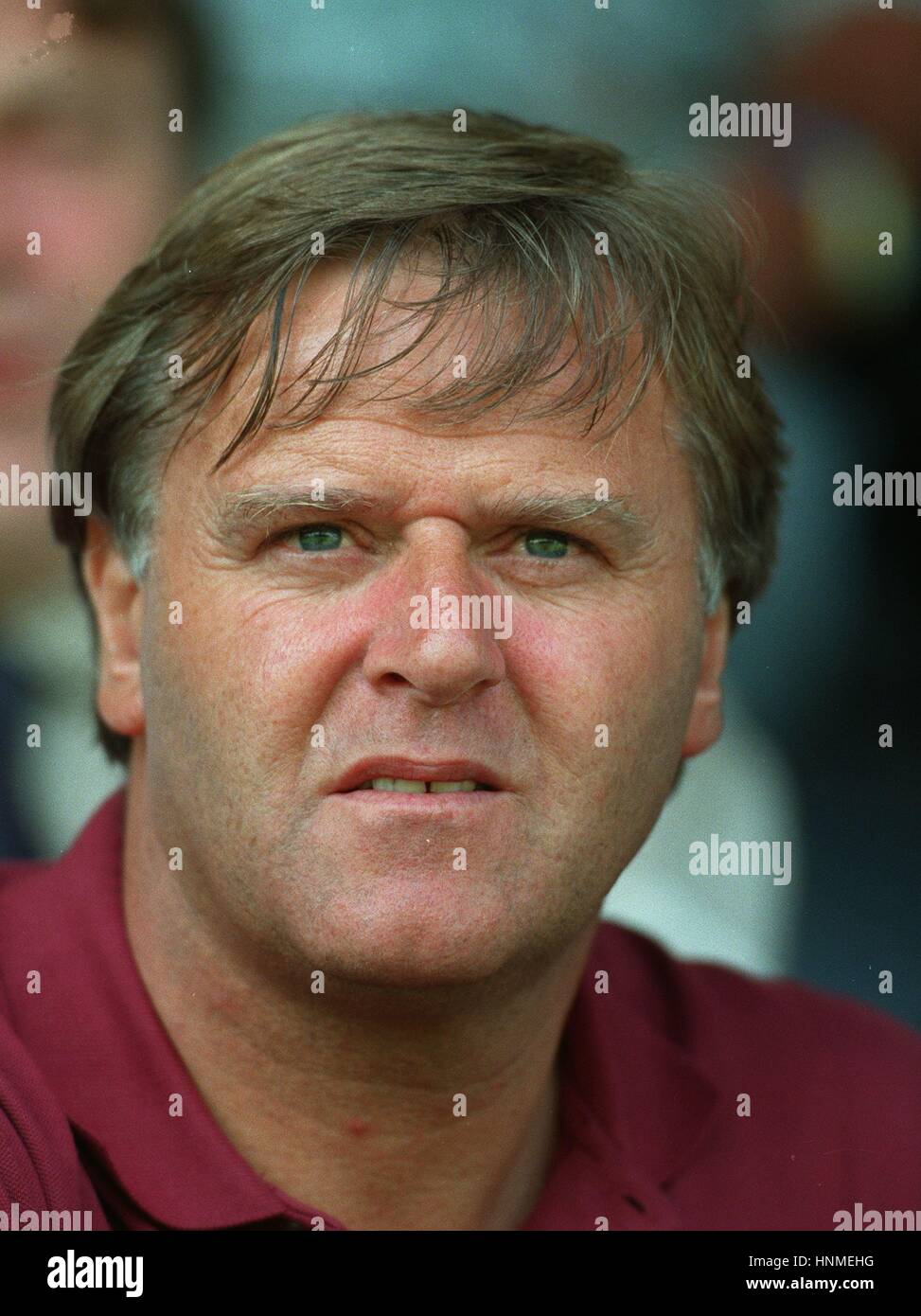 JIM JEFFERIES HEARTS FC MANAGER 11 August 1995 Stock Photo - Alamy