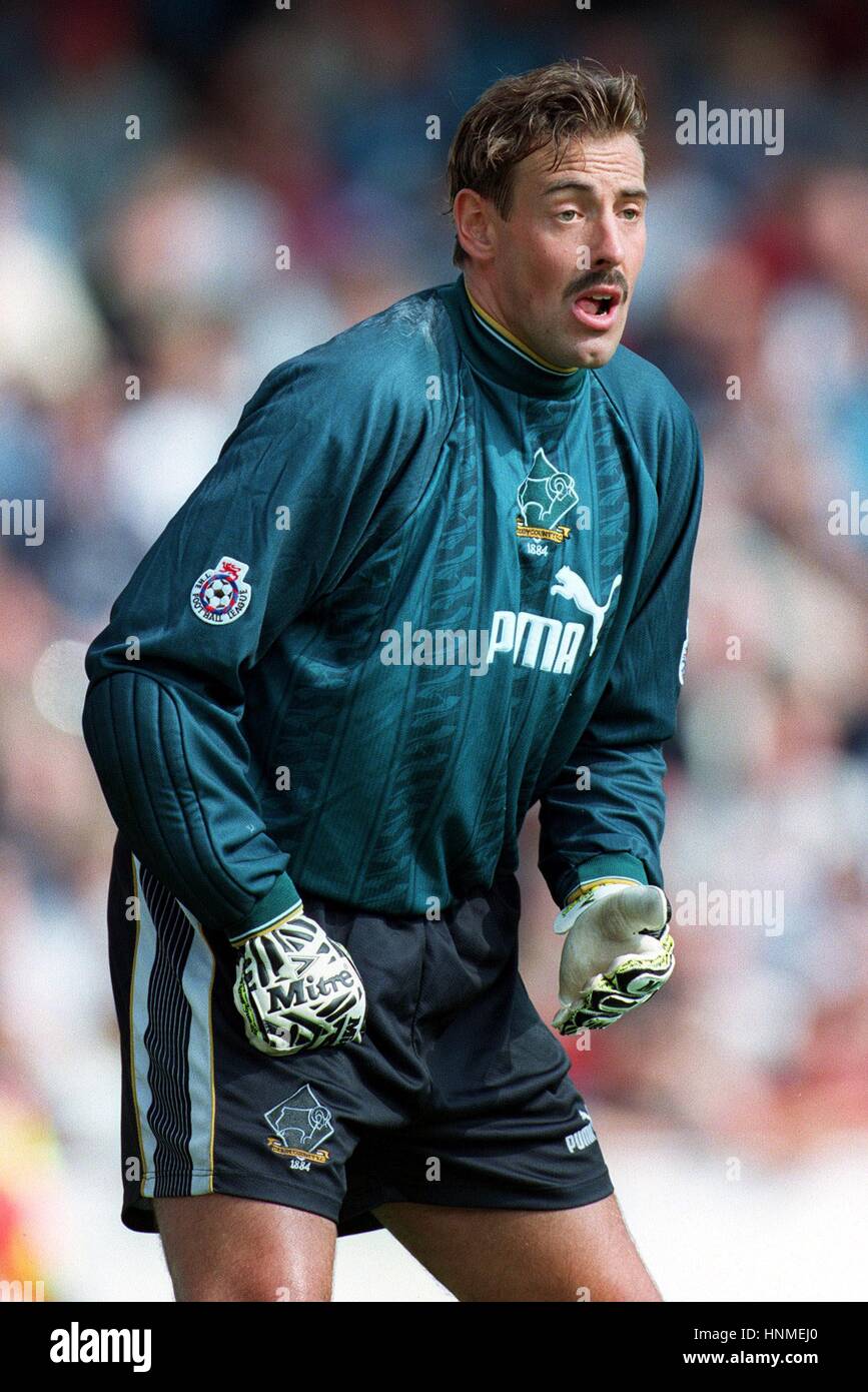 STEVE SUTTON DERBY COUNTY FC 14 August 1995 Stock Photo - Alamy