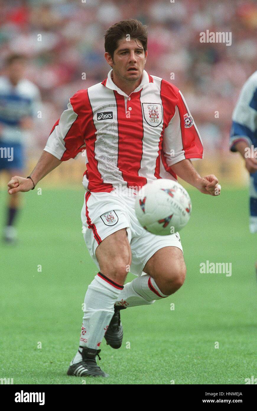 PAUL PESCHISOLIDO STOKE CITY FC 17 August 1995 Stock Photo - Alamy