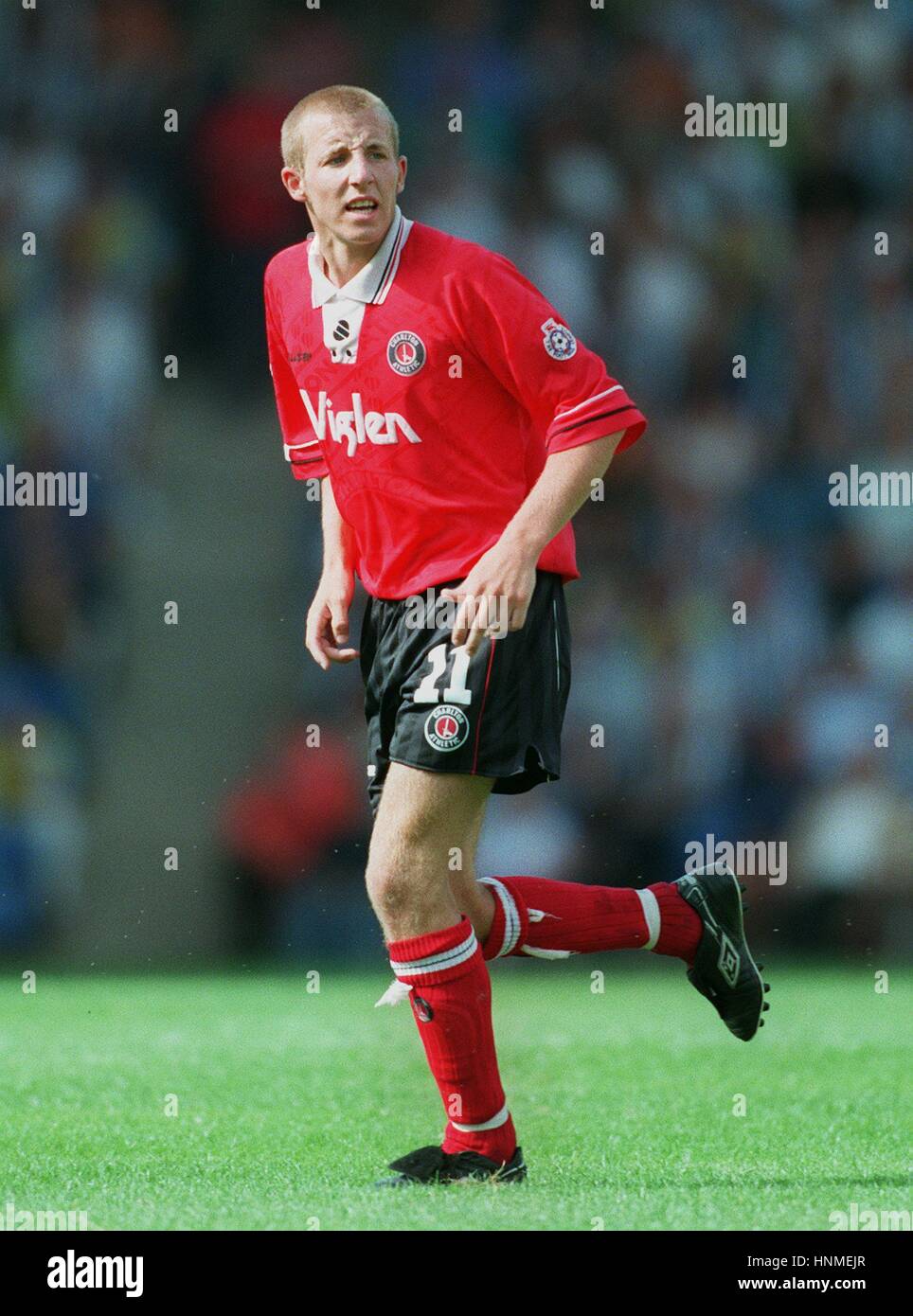 LEE BOWYER CHARLTON ATHLETIC FC 21 August 1995 Stock Photo - Alamy