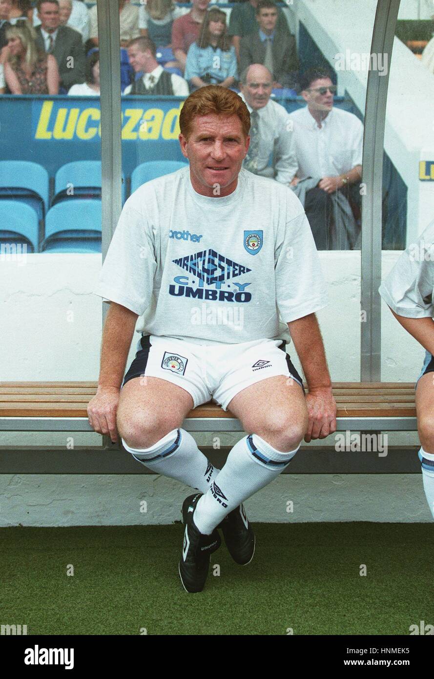 Alan ball manchester city manager hi-res stock photography and images ...