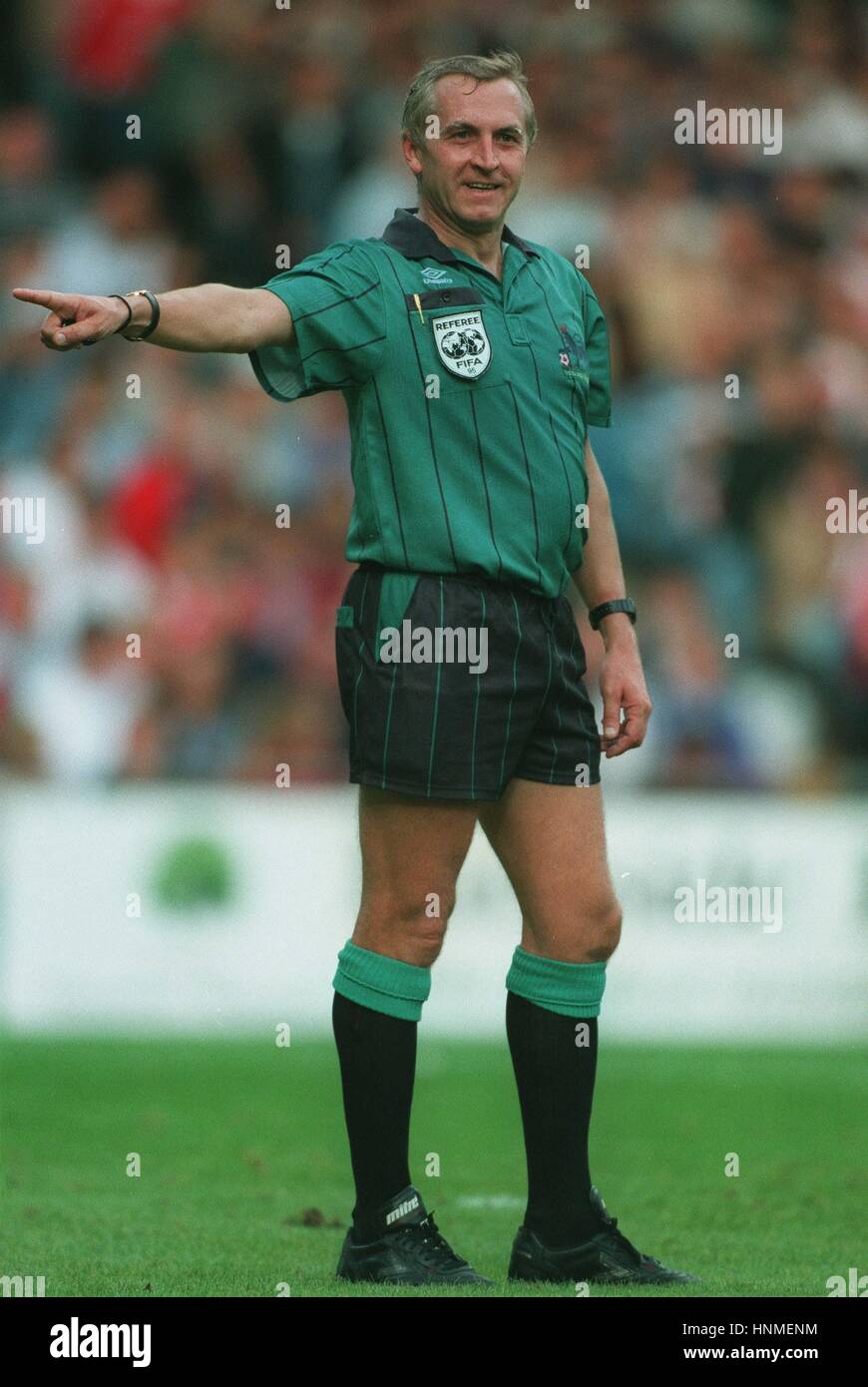 KEITH BURGE FIFA REFEREE 10 September 1995 Stock Photo - Alamy