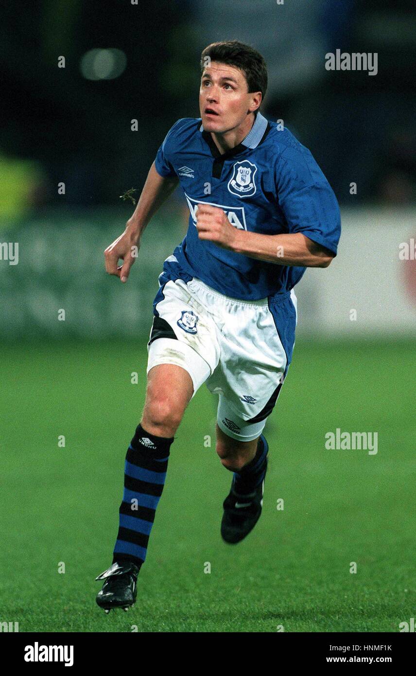 Paul rideout everton hi-res stock photography and images - Alamy