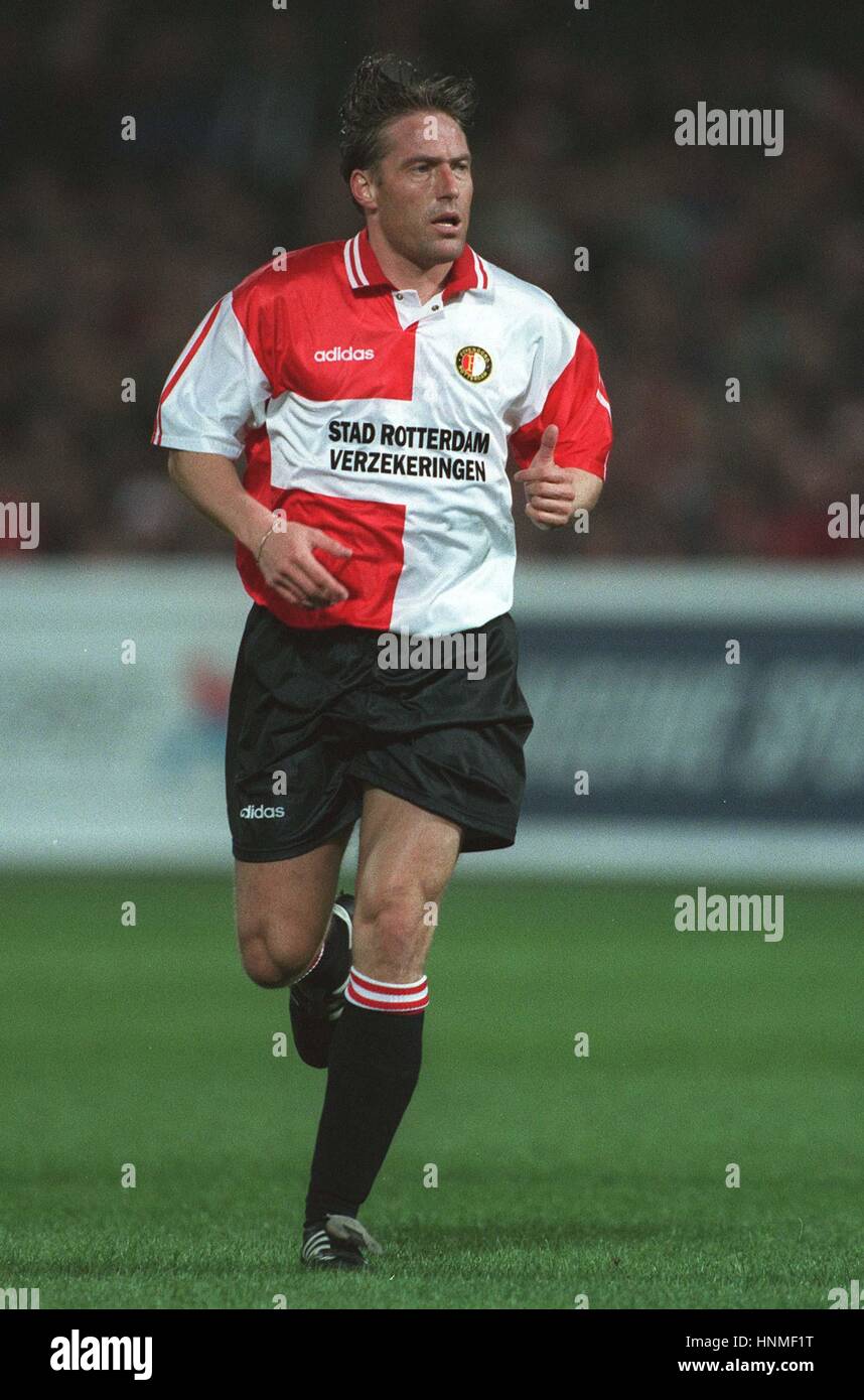 PETER BOSZ FEYENOORD FC 06 November 1995 Stock Photo - Alamy