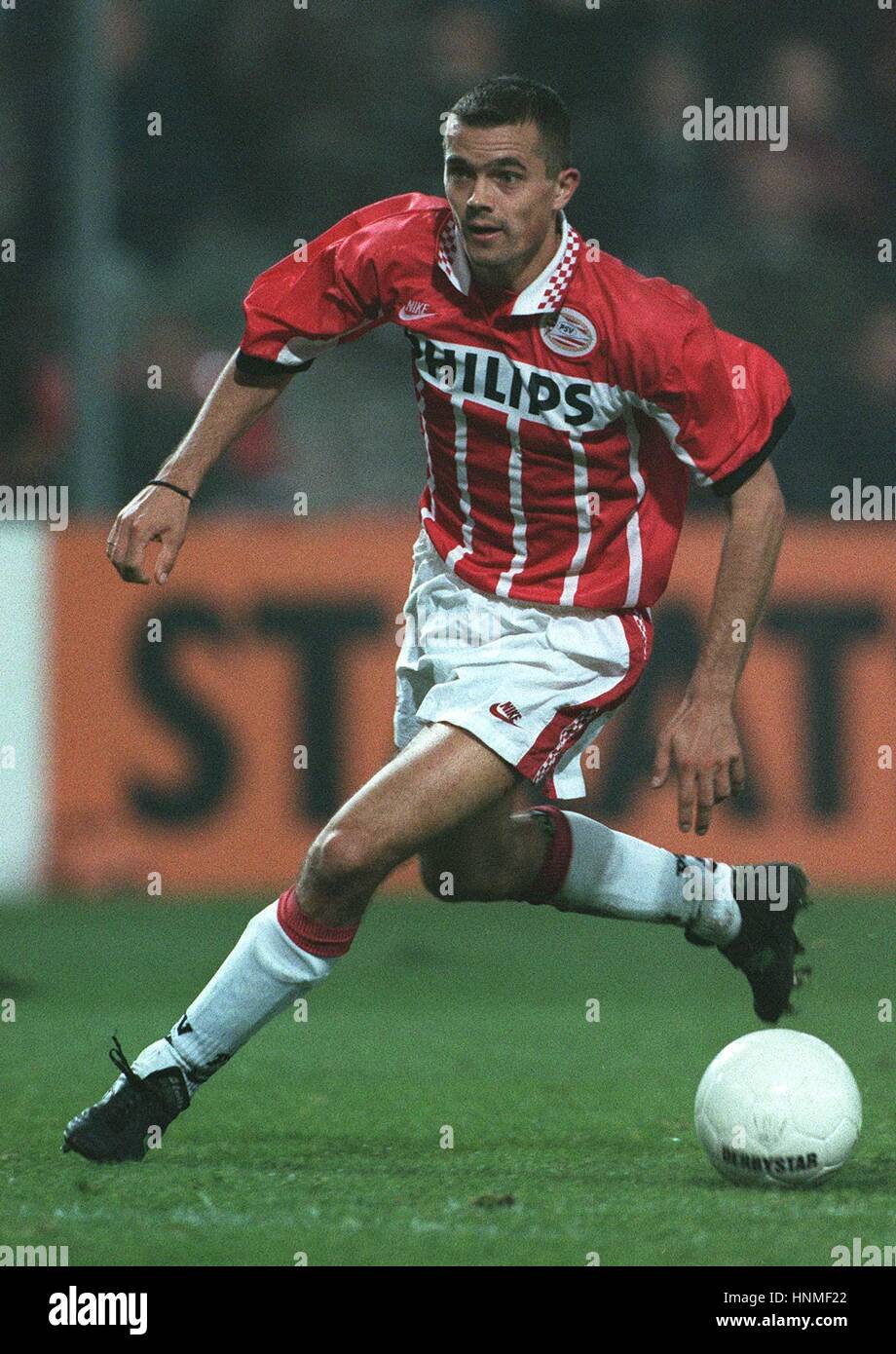 PHILLIP COCU PSV EINDHOVEN 07 November 1995 Stock Photo - Alamy
