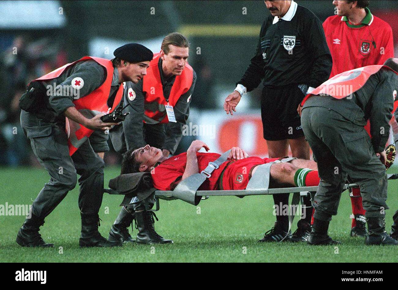 KIT SYMONS GERMANY V WALES GERMANY V WALES 25 April 1995 Stock Photo ...