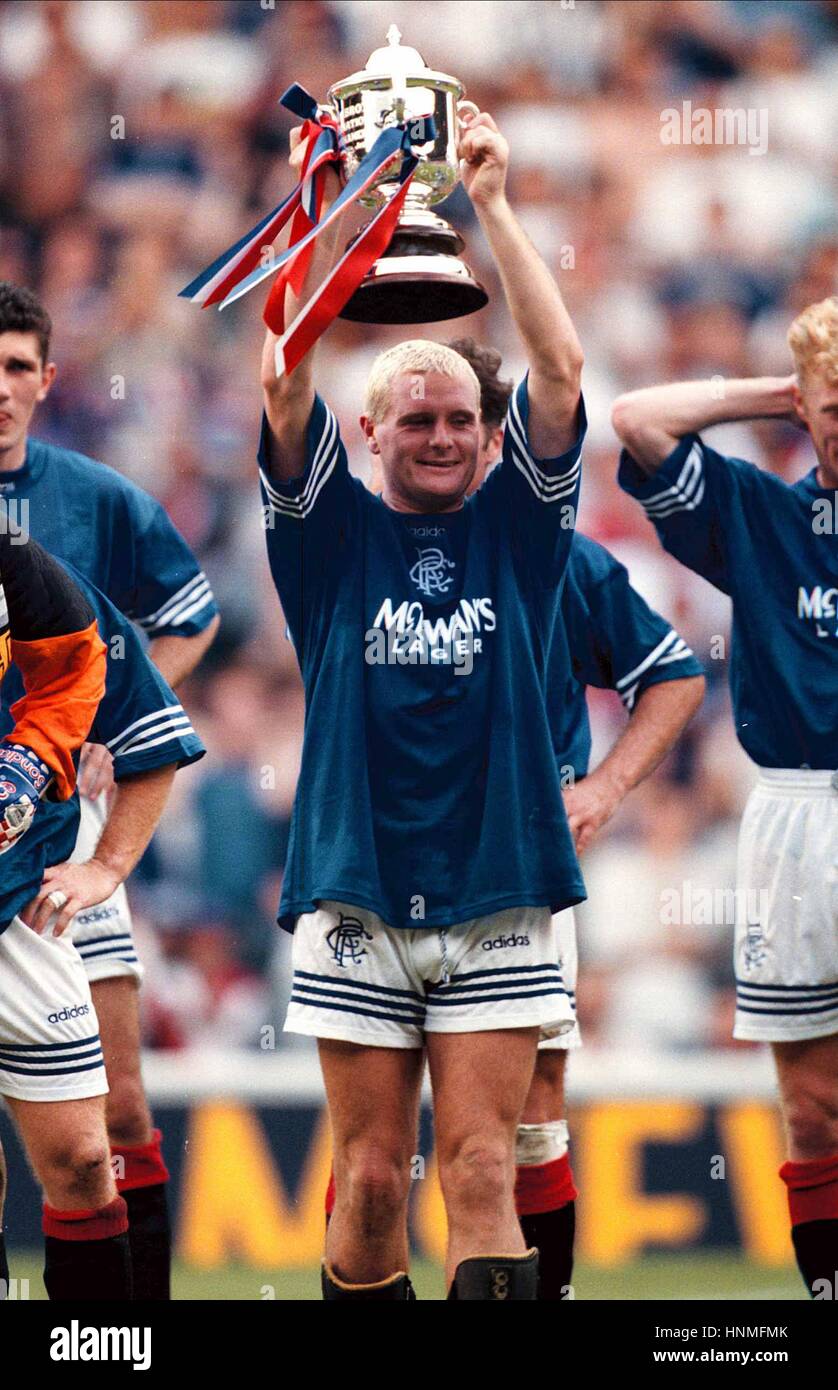 Paul gascoigne rangers hi-res stock photography and images - Alamy