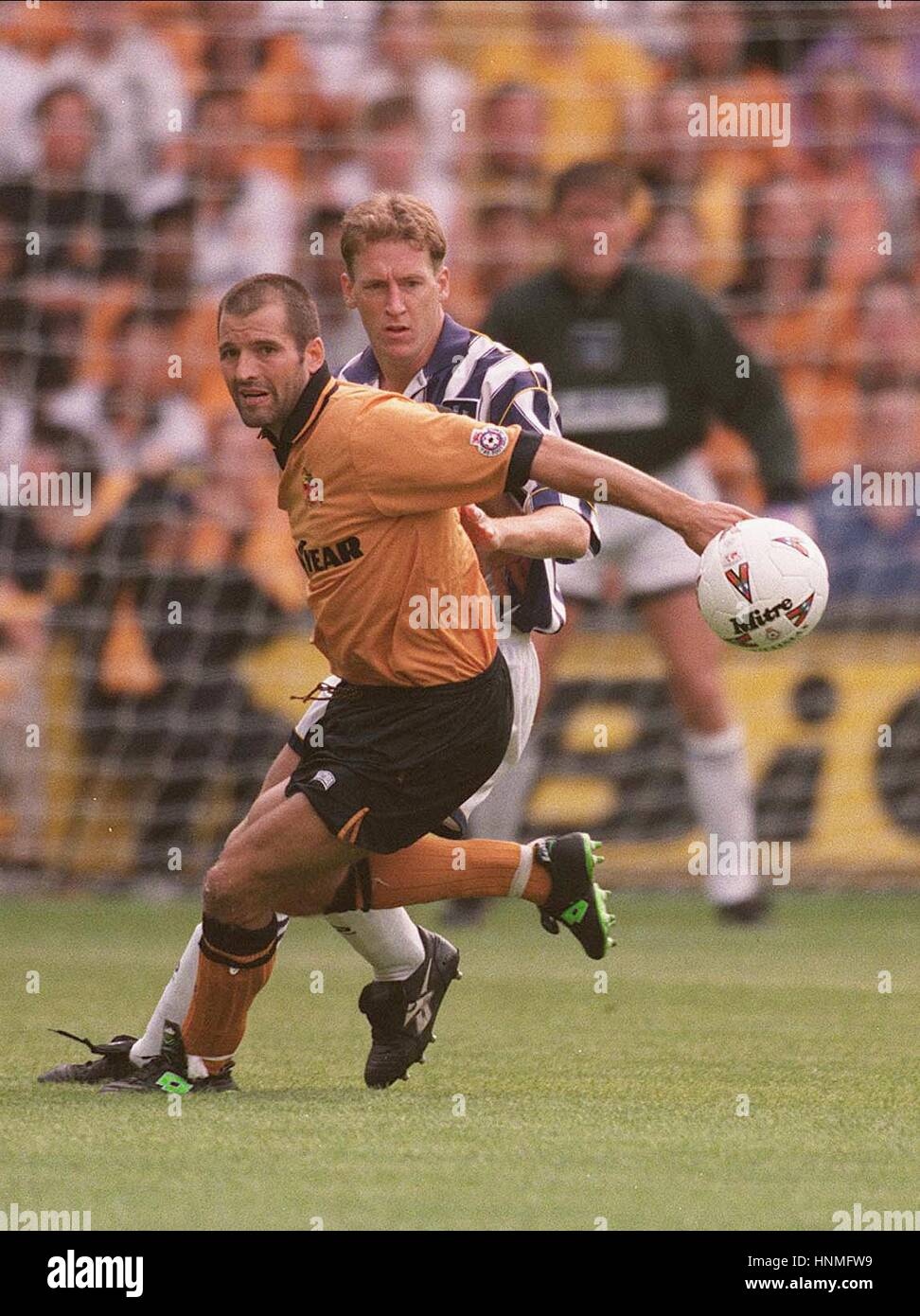 Wolves and paul raven hi-res stock photography and images - Alamy