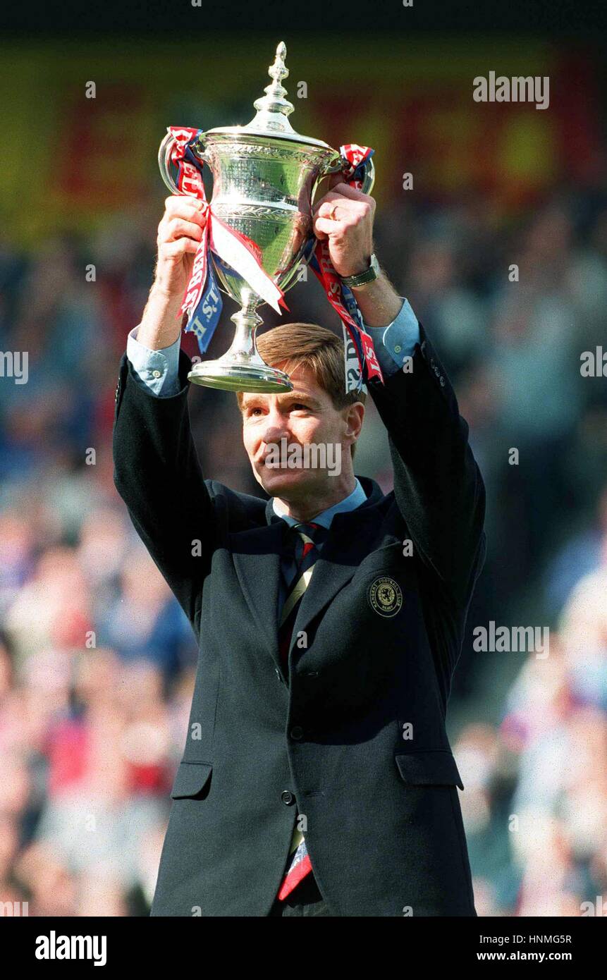 RICHARD GOUGH RANGERS WIN PREMIERSHIP 94-95 13 May 1995 Stock Photo - Alamy