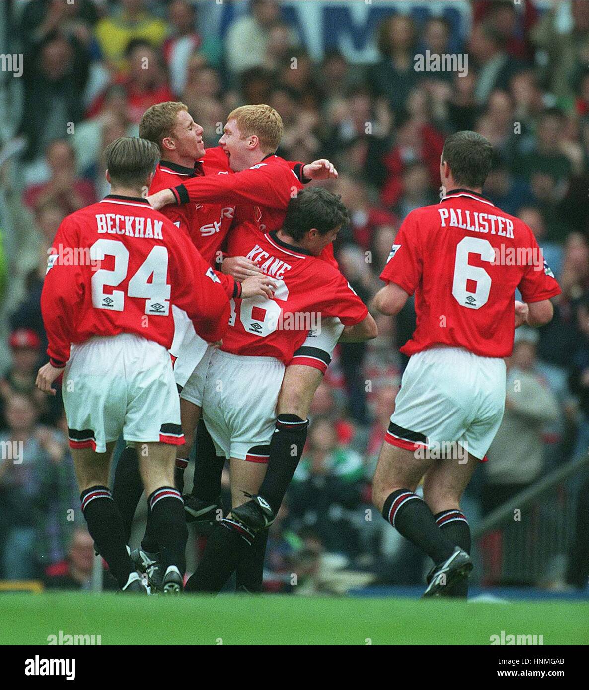 PAUL SCHOLES TEAM-MATES MANCHESTER UNITED V MAN MANCHESTER UTD V MAN ...