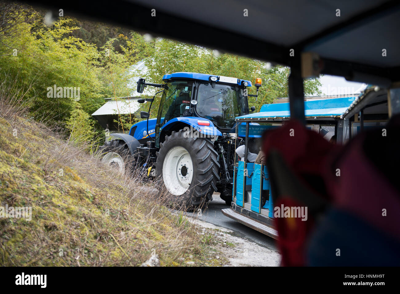 Tractor train ride hi-res stock photography and images - Alamy