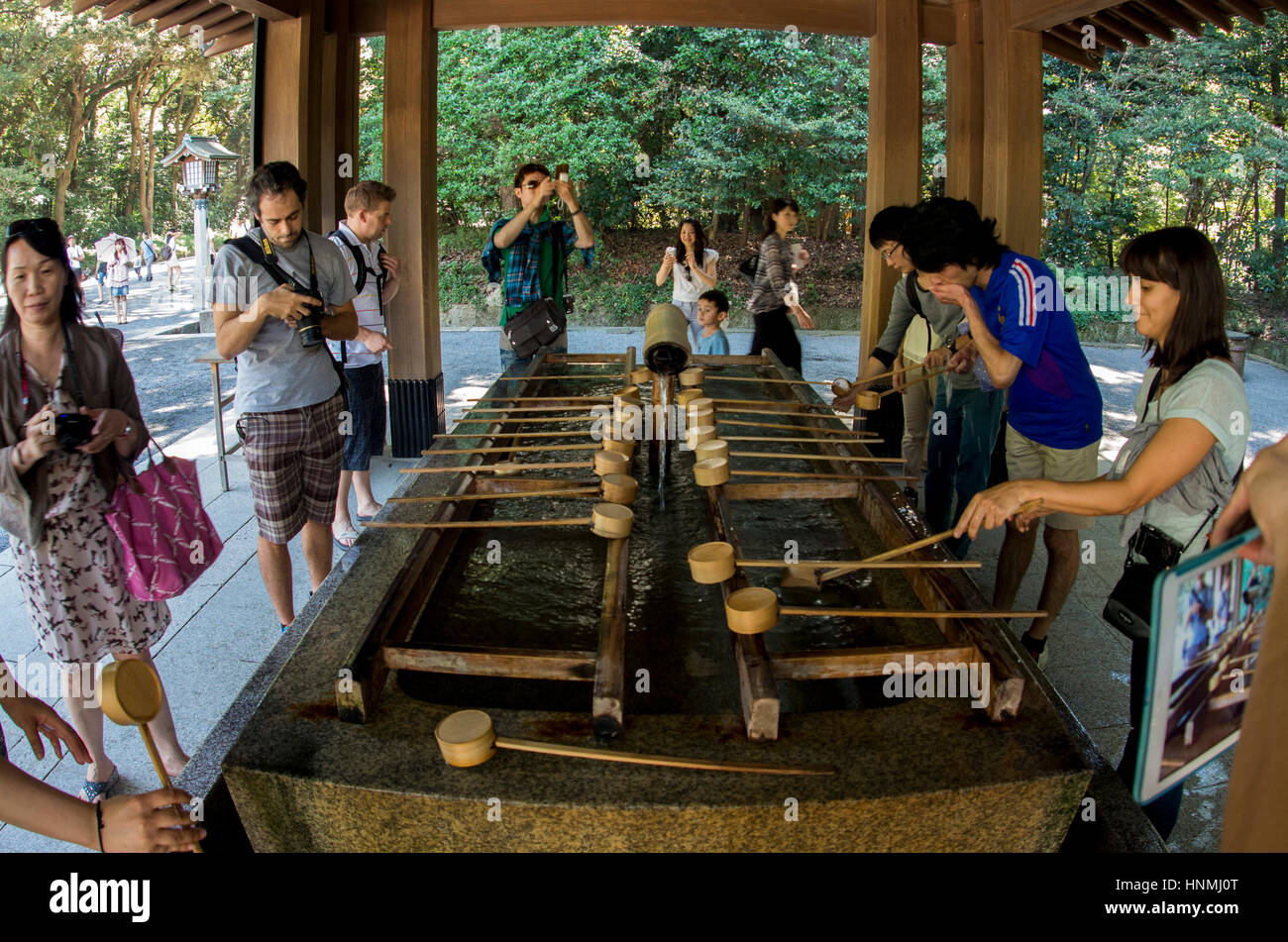 Shinto shrine ritual hi-res stock photography and images - Alamy