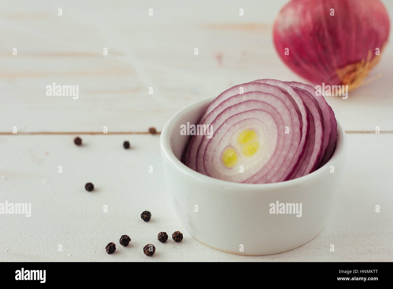 How to cut an onion hi-res stock photography and images - Alamy