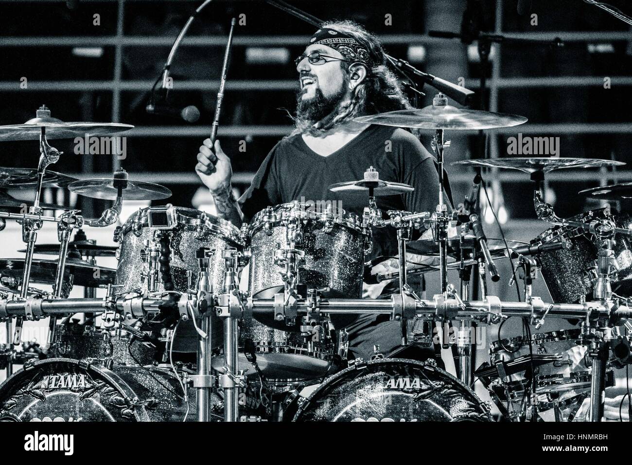 Tony levin hi-res stock photography and images - Alamy