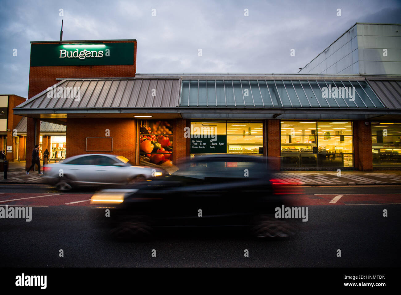 Owned by supermarket chain tesco hi-res stock photography and images ...