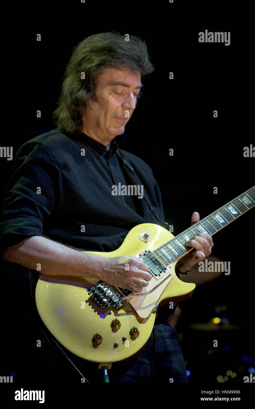 Steve hackett singer hi-res stock photography and images - Alamy