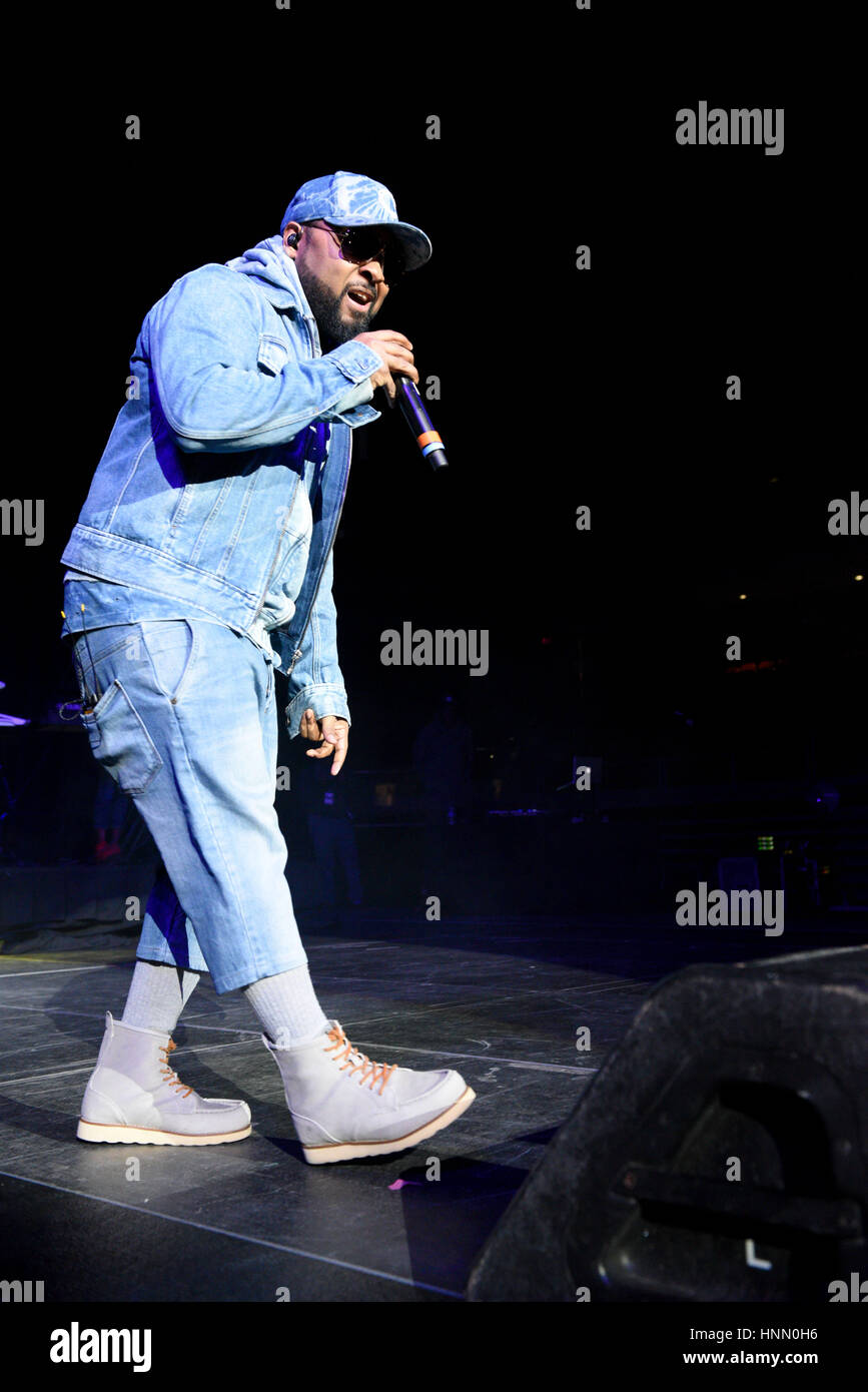 Musiq soulchild performing hi-res stock photography and images - Alamy