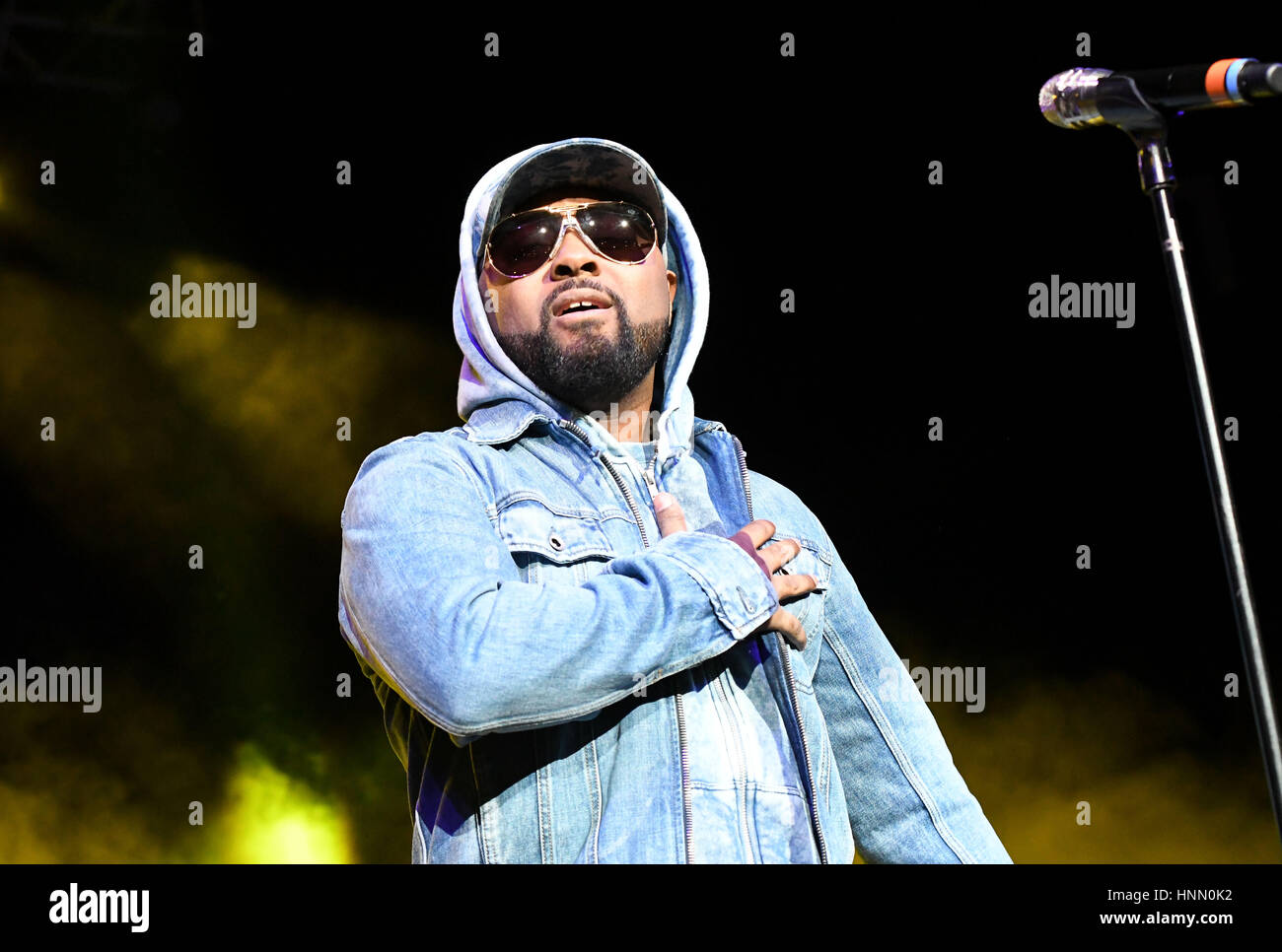 Musiq soulchild performing hi-res stock photography and images - Alamy