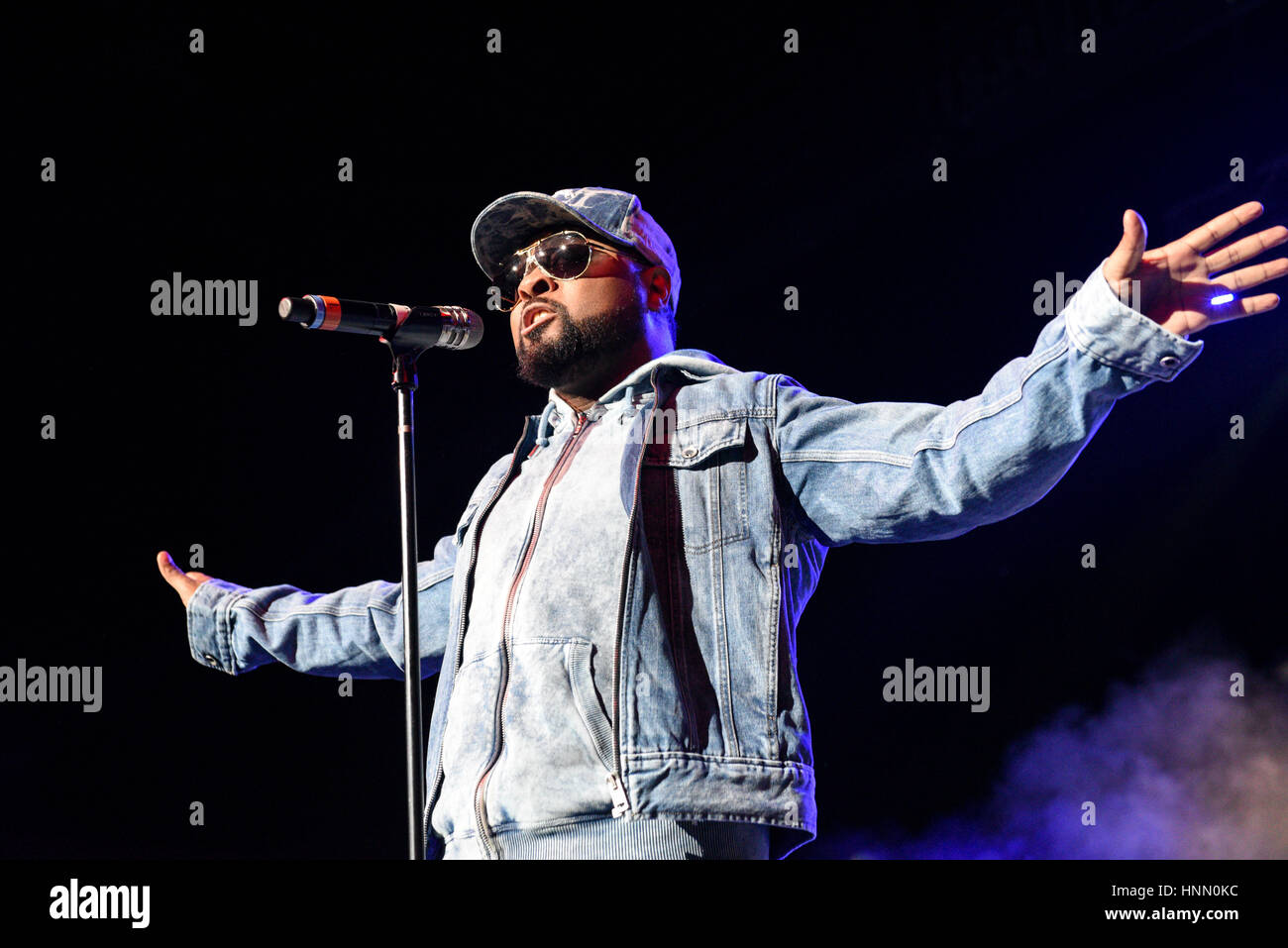 Musiq soulchild performing hi-res stock photography and images - Alamy