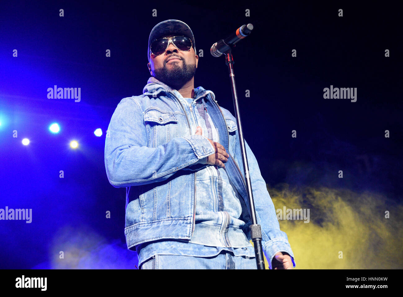 Musiq soulchild performing hi-res stock photography and images - Alamy