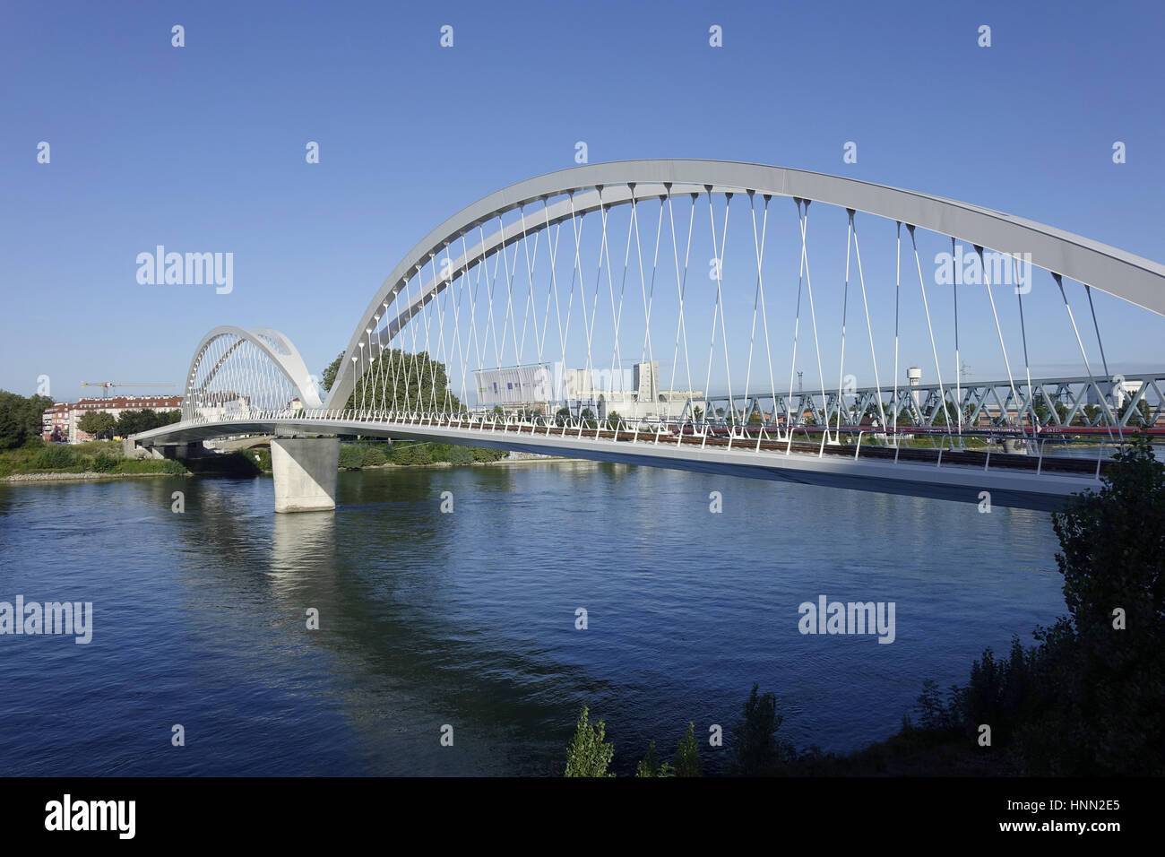 Kehl, Germany. 22nd Aug, 2016. View of a railway bridge over the Rhine ...