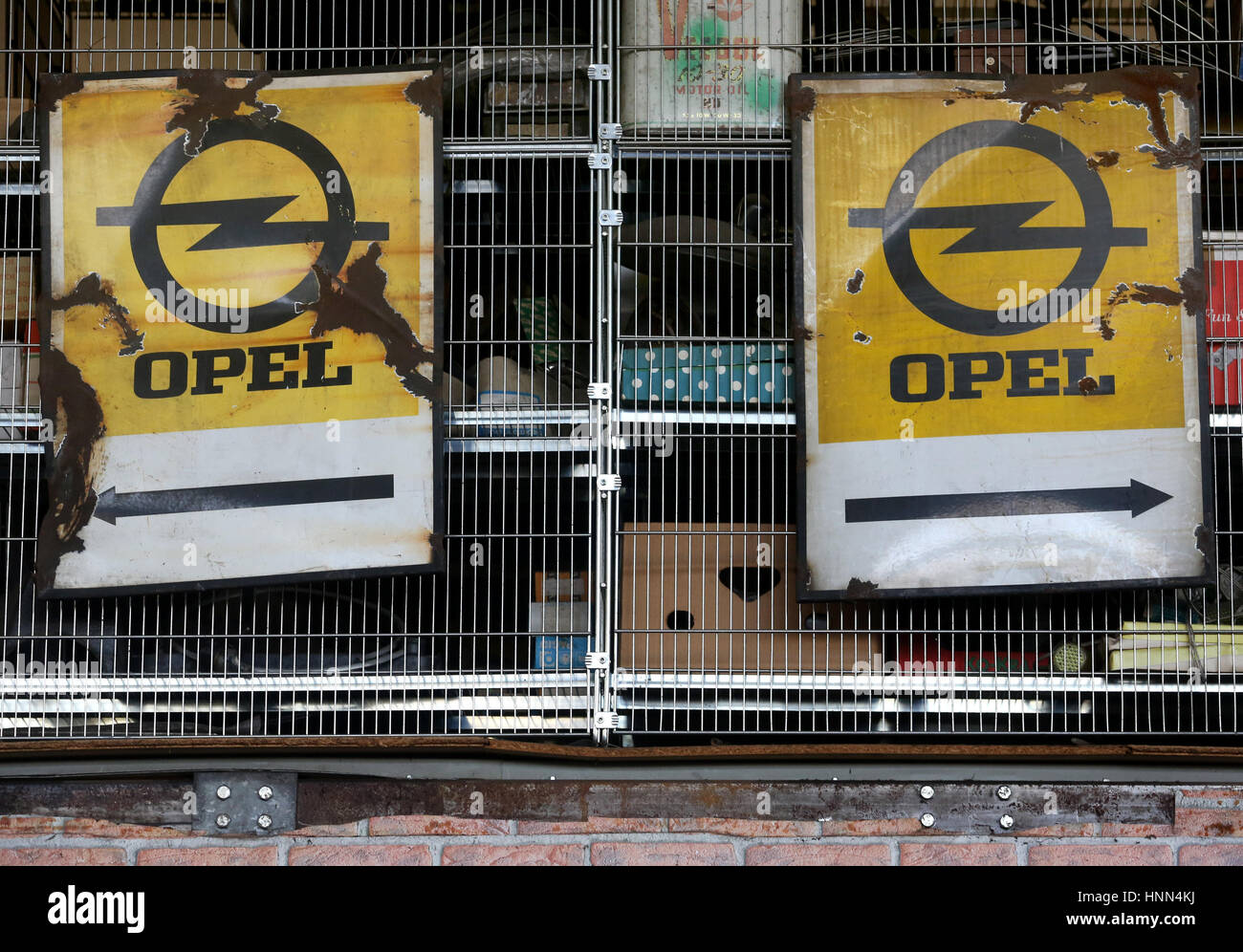 Opel signs hi-res stock photography and images - Alamy
